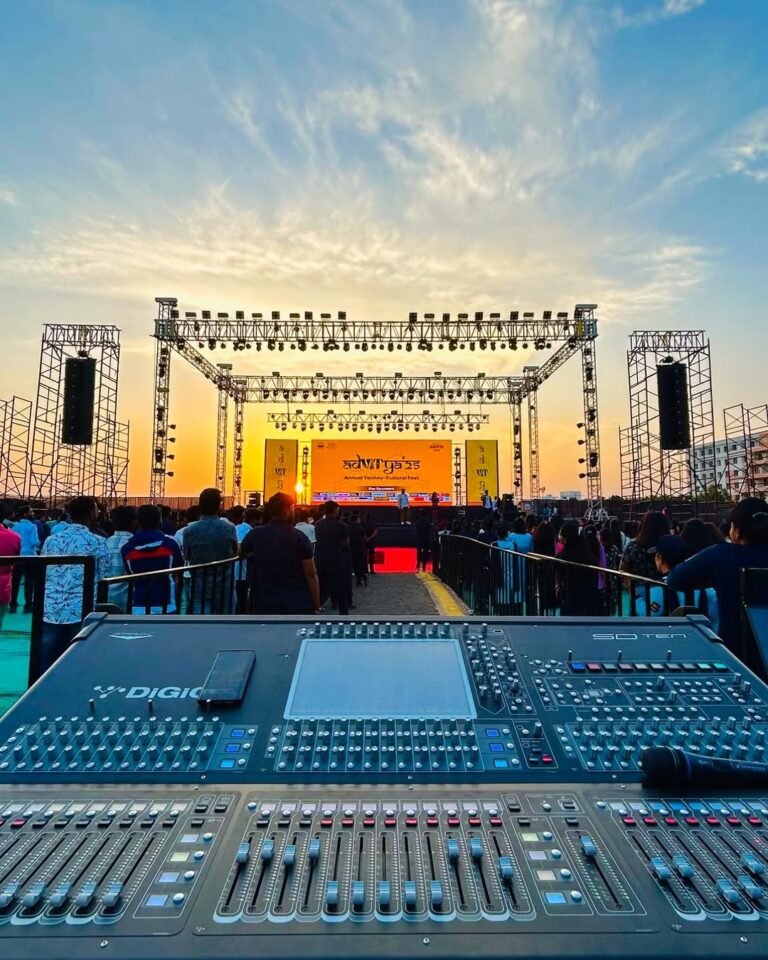 Difference Between Line Array and Column Array Speakers - Pink Noise ...